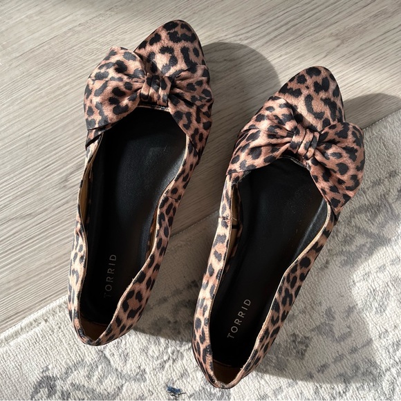 torrid | Shoes | Torrid Leopard Print Bow Ballet Flats 1w Pointy Toe ...